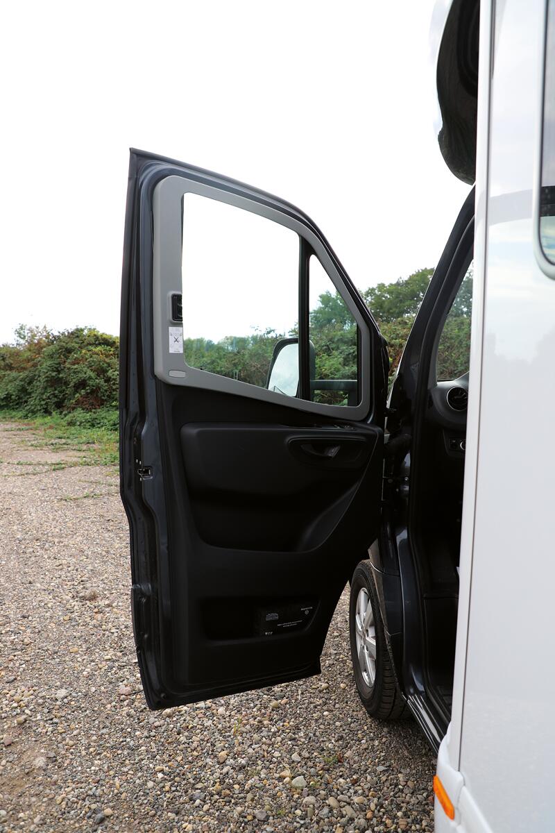 Remis REMIfront Scheiben-Verdunklung für Mercedes Sprinter ab Bj. 06/ ...